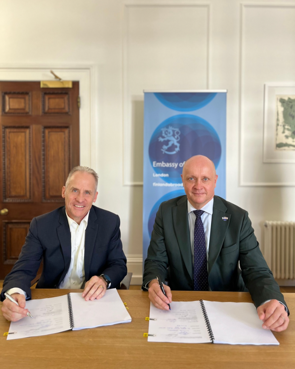 Ambassador Jukka Siukosaari signs lease for a new space for the Embassy ...